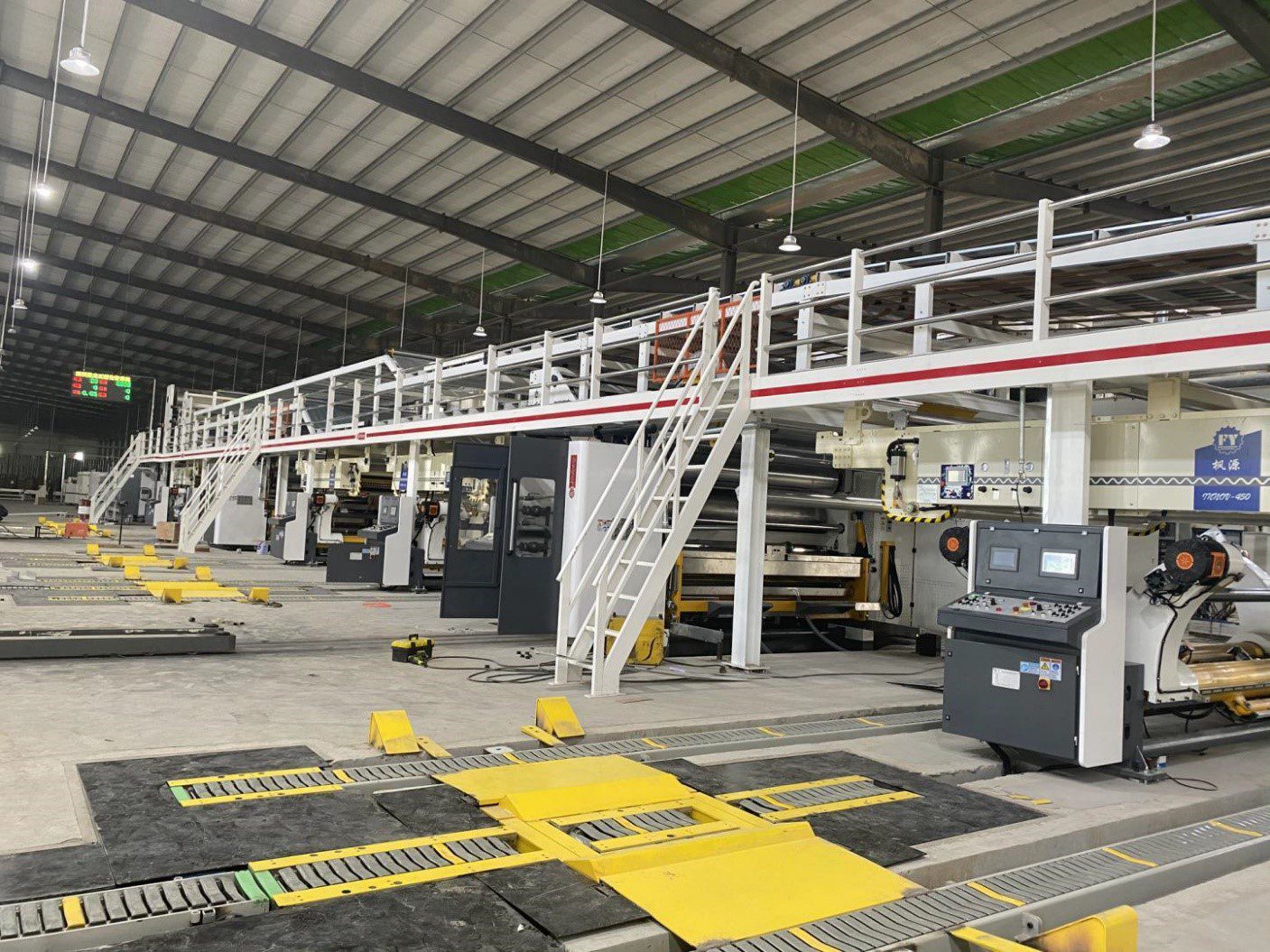 Five layer corrugated cardboard production line - Versotrade